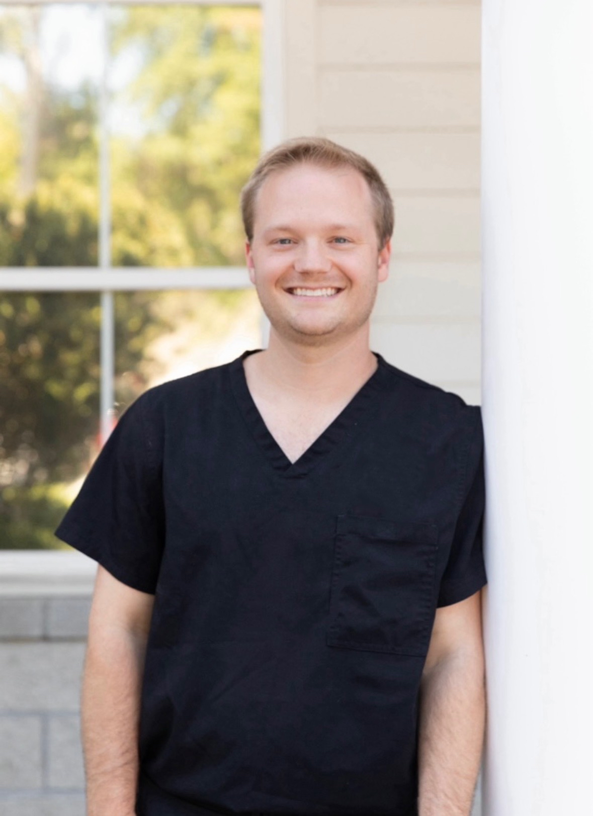 Meet Dr. Hunter Kennis: Expert Oral Surgeon In Charleston